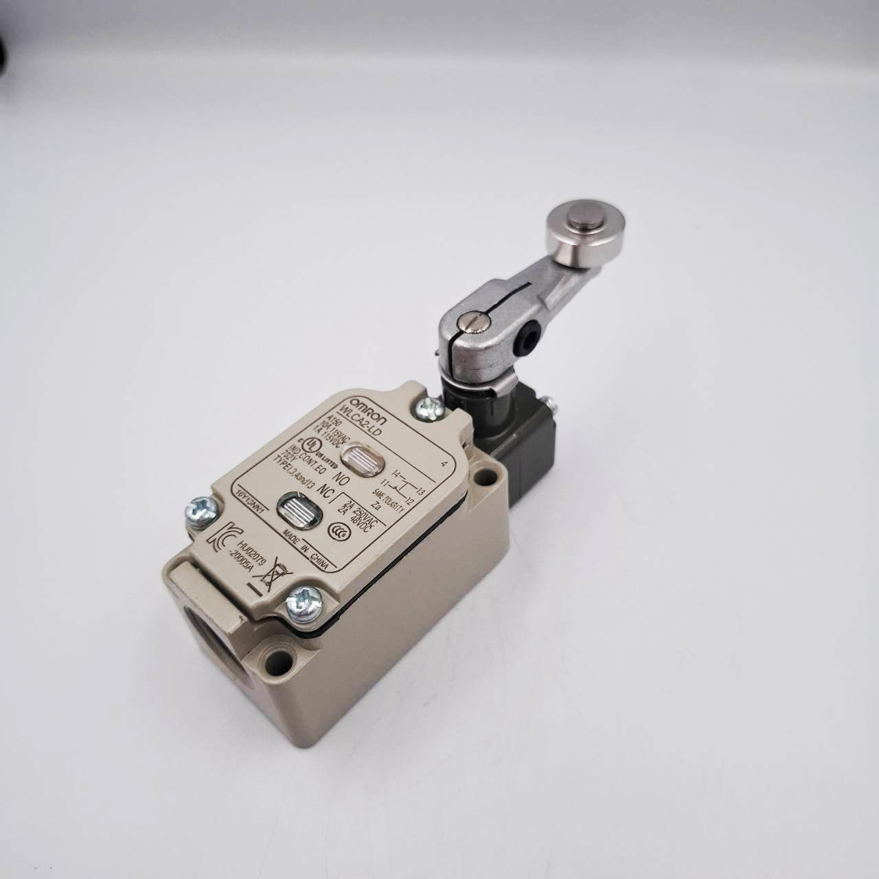 ลิมิตสวิทซ์ / เซฟตี้ปลั๊ก / เซฟตี้สวิทซ์: ลิมิตสวิทซ์ (Limit Switch ...